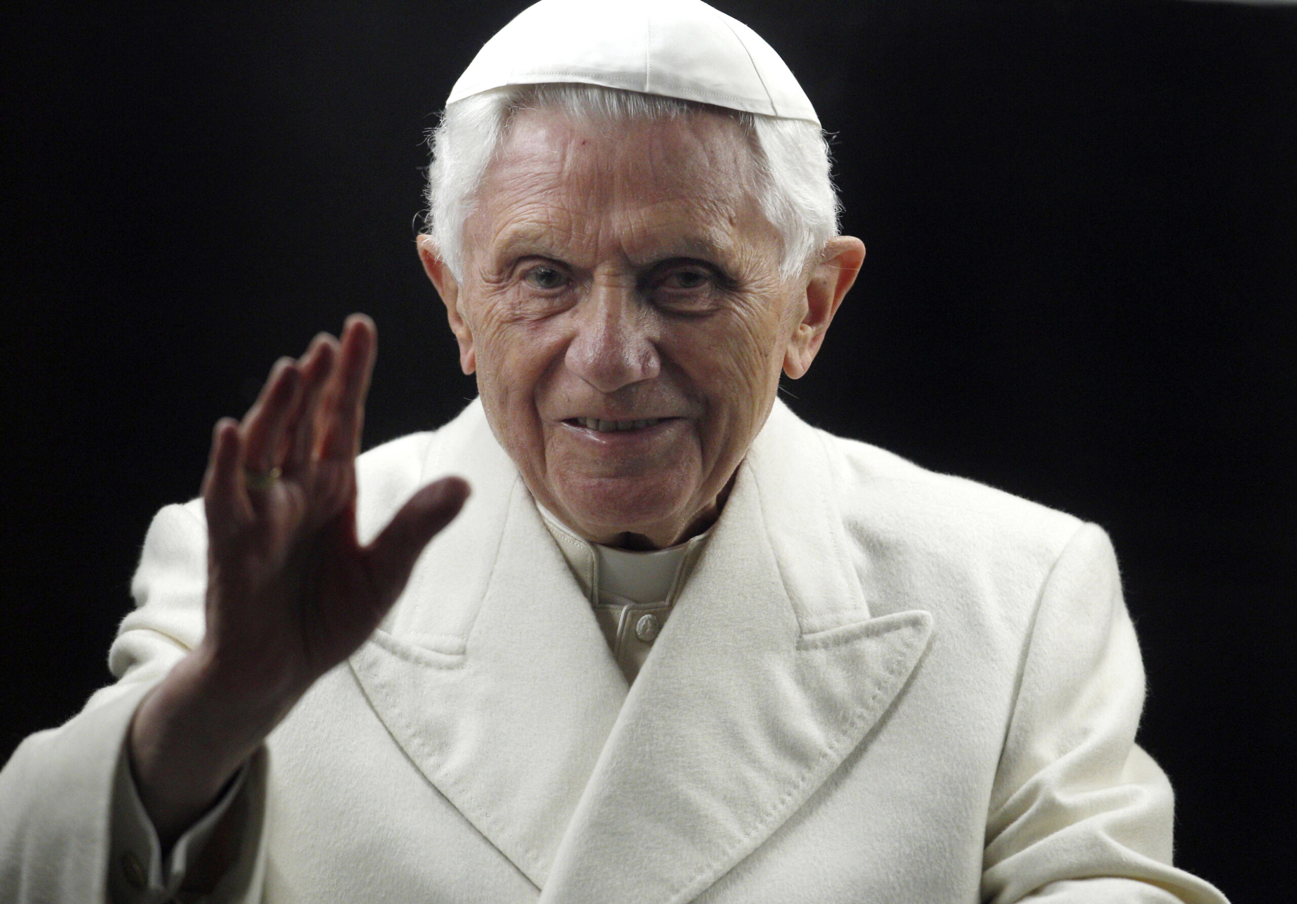AP: Benedict XVI, First Pope To Resign In 600 Years, Dies At 95 - WCCB ...