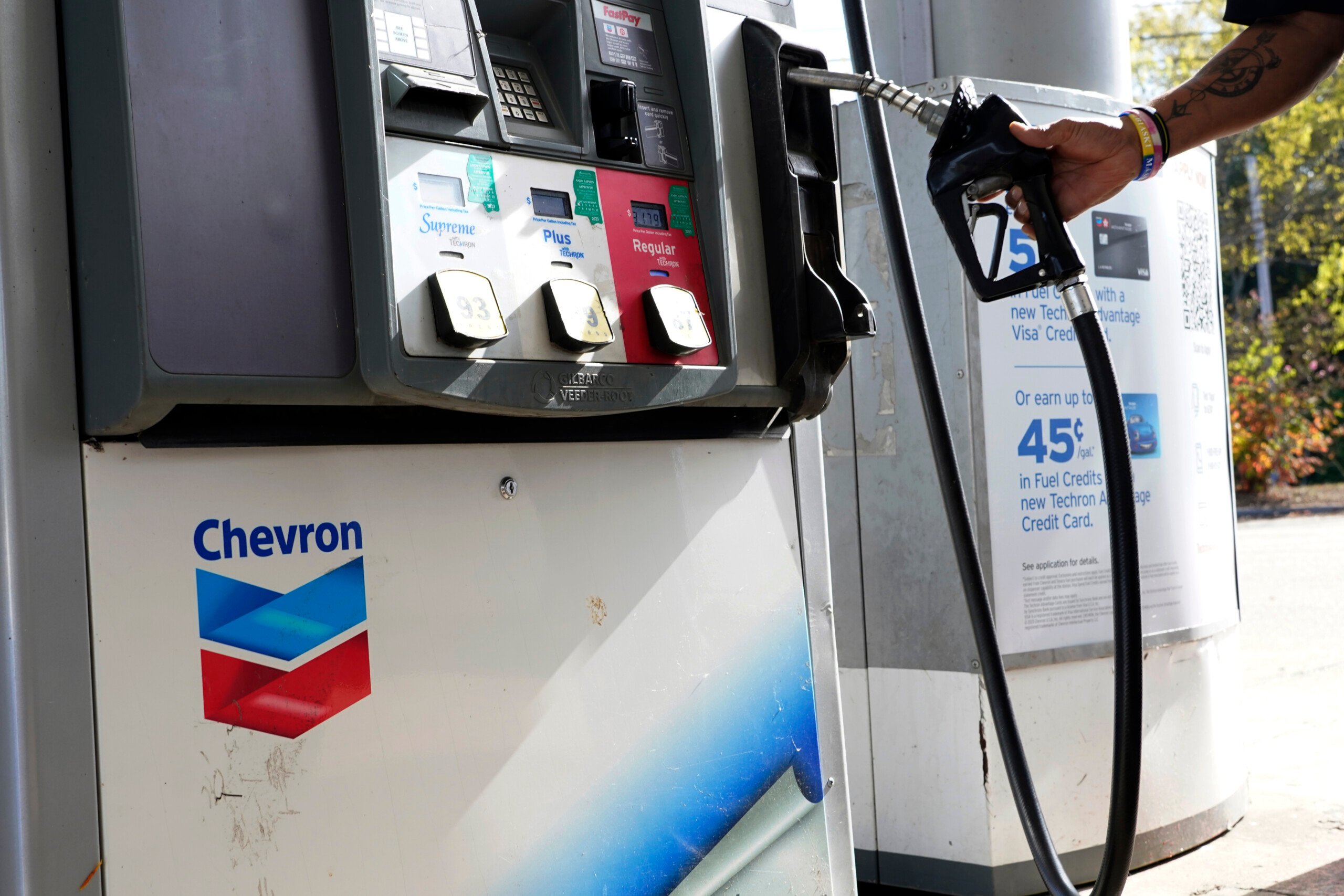 Chevron Buys Hess For $53 Billion, 2nd Megadeal In The Oil Patch This ...