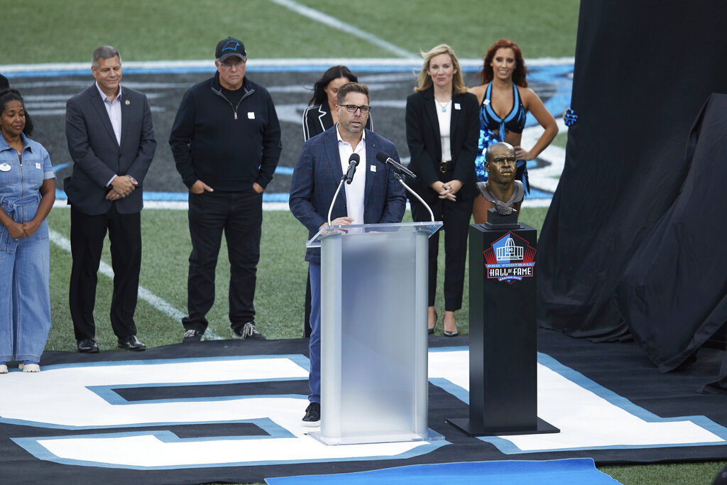 Dan Morgan speaks during a halftime ceremony AP22276015751248 - WCCB ...