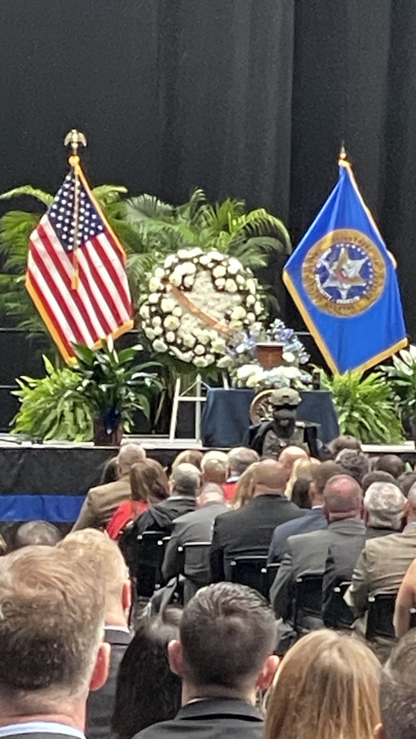 flower arrangement for thomas weeks - WCCB Charlotte