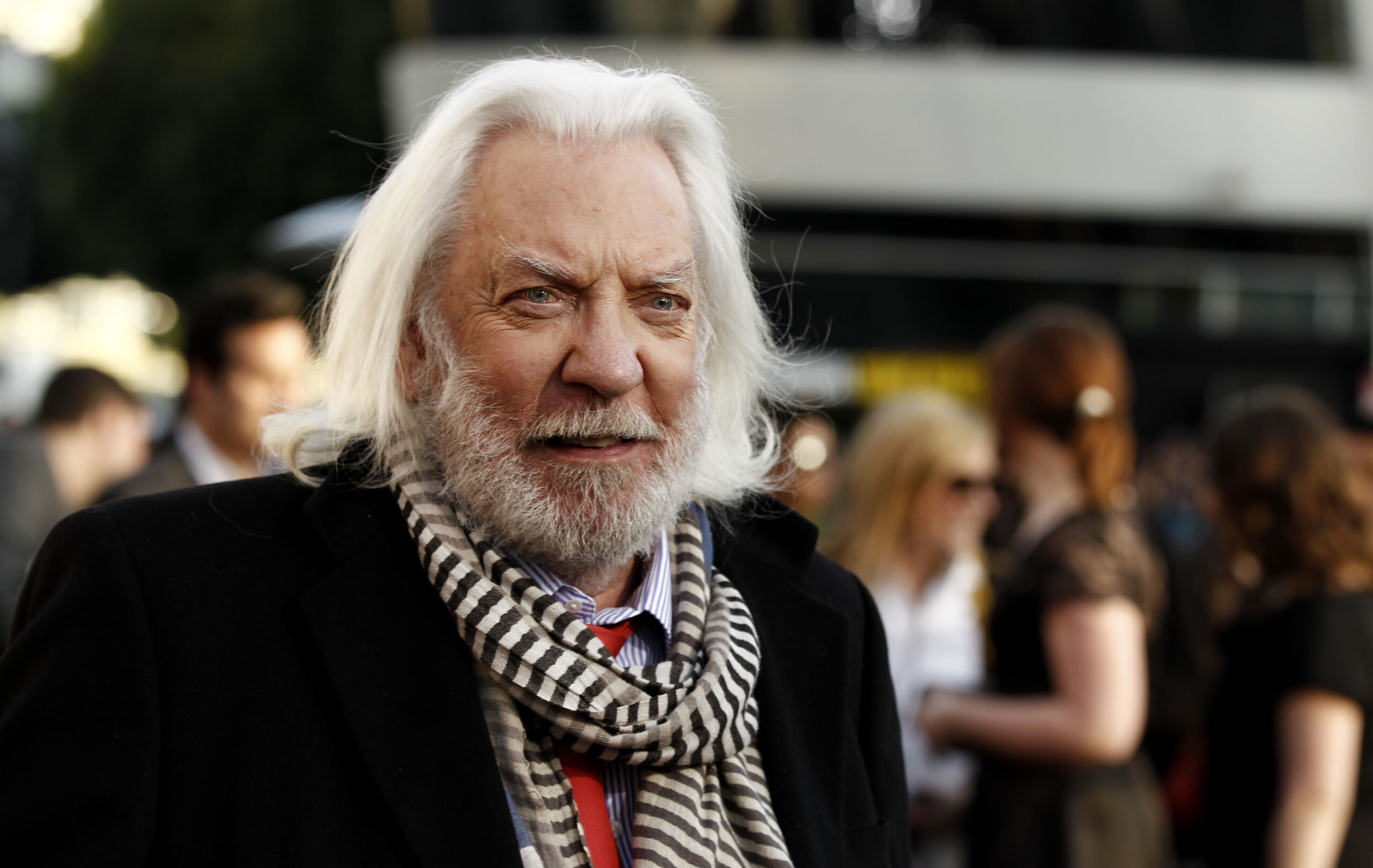 Actor Donald Sutherland, M*A*S*H and Hunger Games Star, Dies At 88 ...