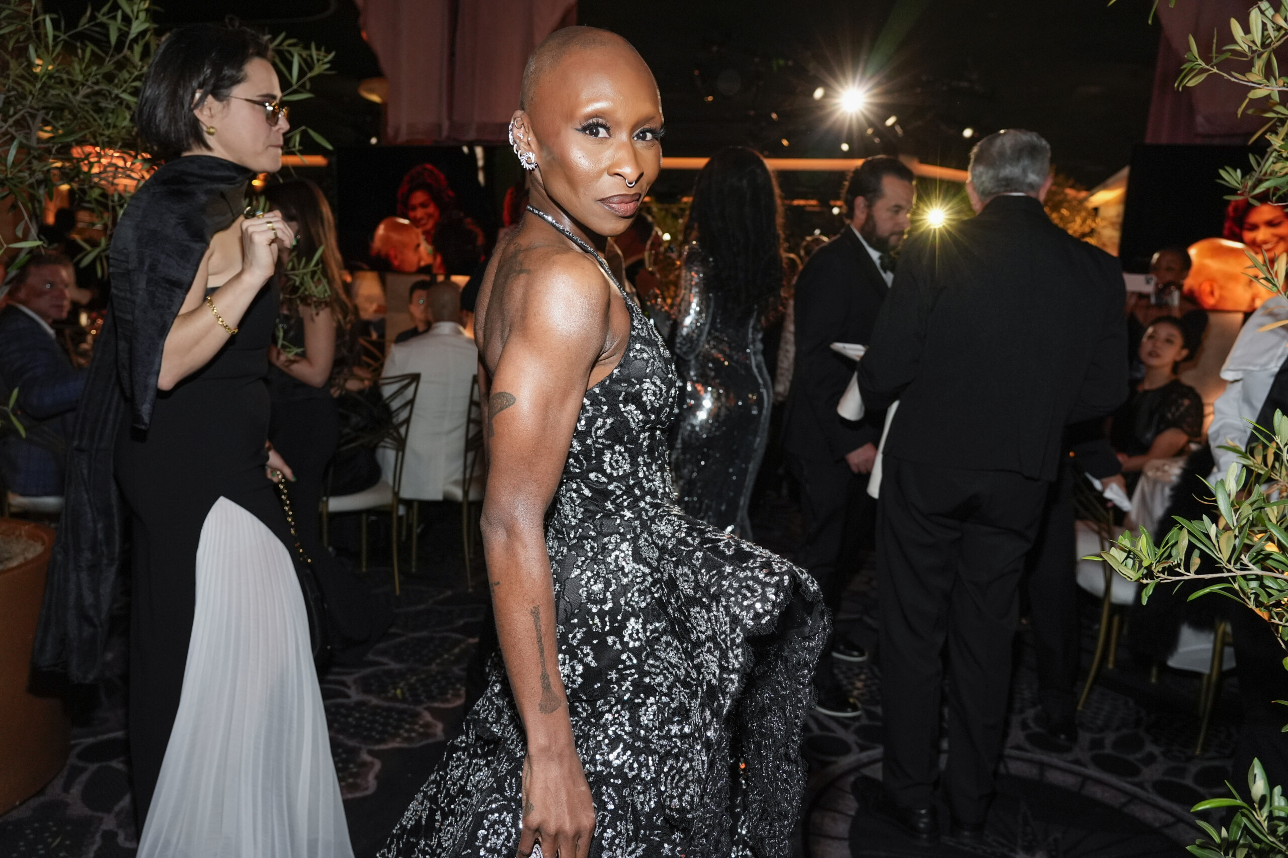 Cynthia Erivo kicks off the Tony Awards with some advice from Oprah ...