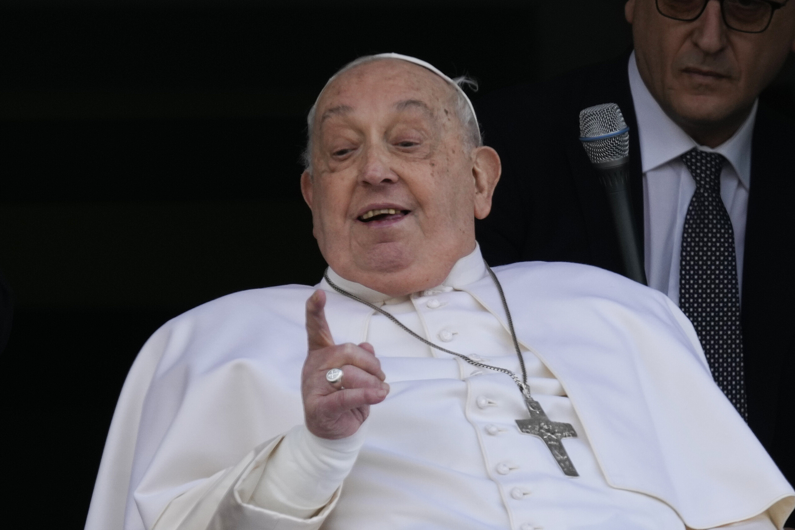 Pope arrives home at Vatican after 5-week hospital stay to beat life ...