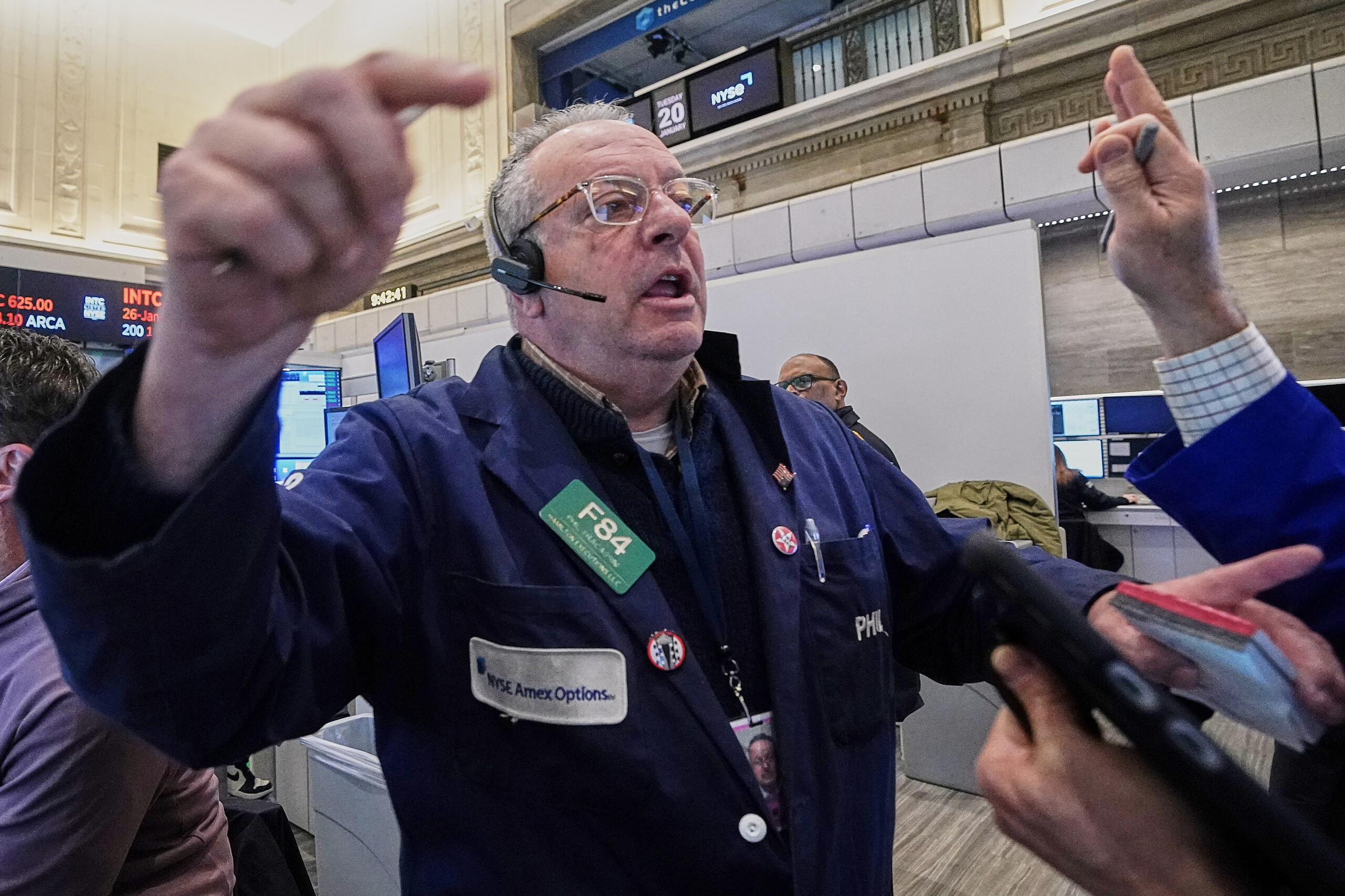 wall street working - WCCB Charlotte