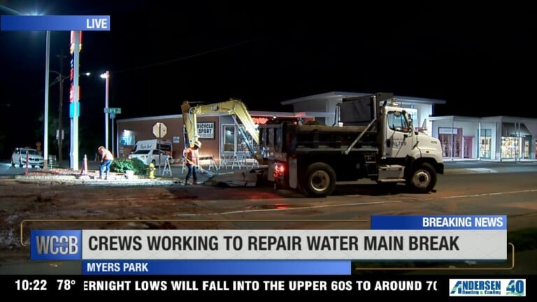Crews working to repair water main break - WCCB Charlotte