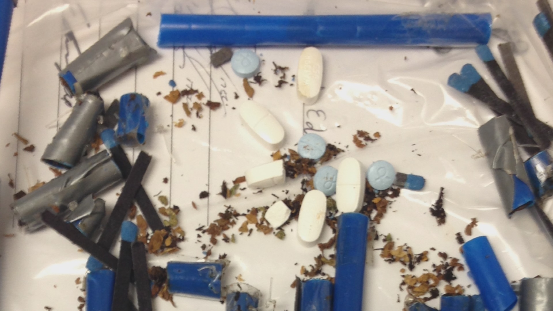 Women attempt to smuggle drugs into Bradley Jail with Straws - WDEF