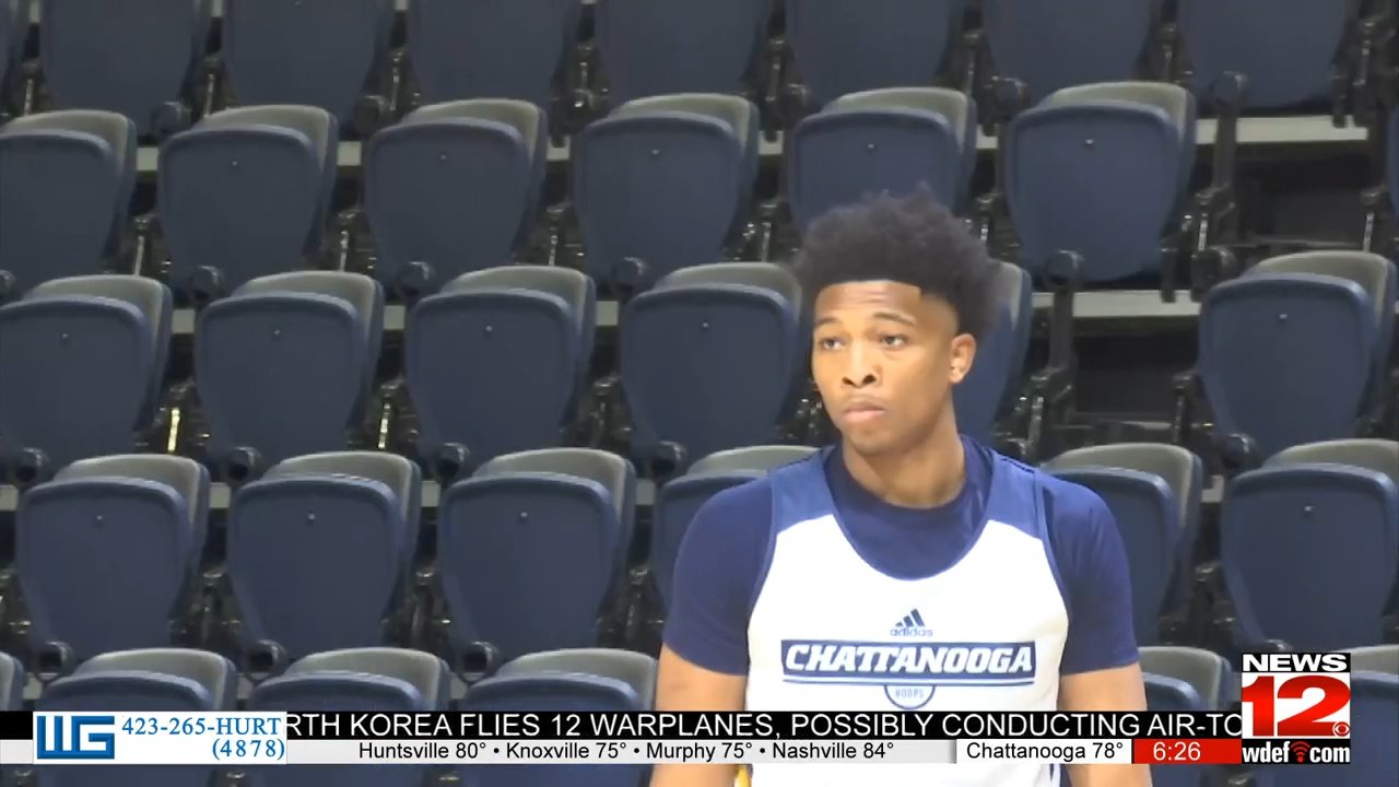 New Mocs Coach Dan Earl Digging First Day of Practice - WDEF