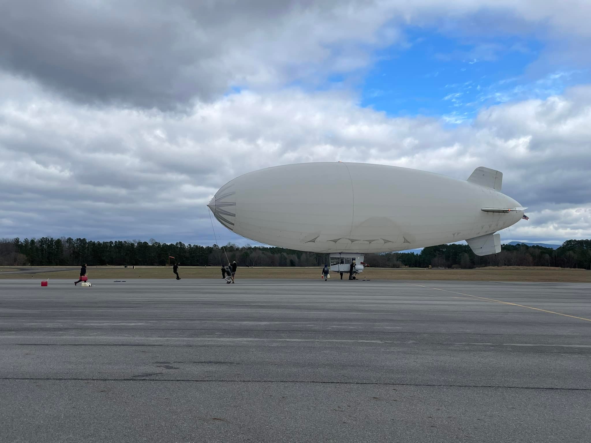 Unmarked, white blimp sighting in Dalton area - WDEF
