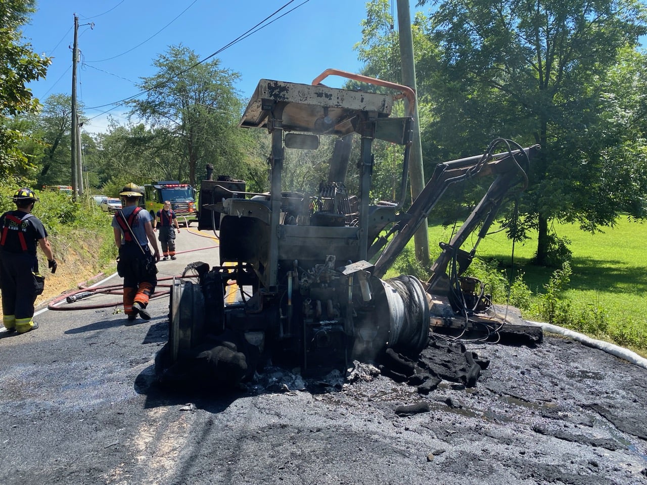 Equipment operator escapes tractor fire in Ooltewah - WDEF