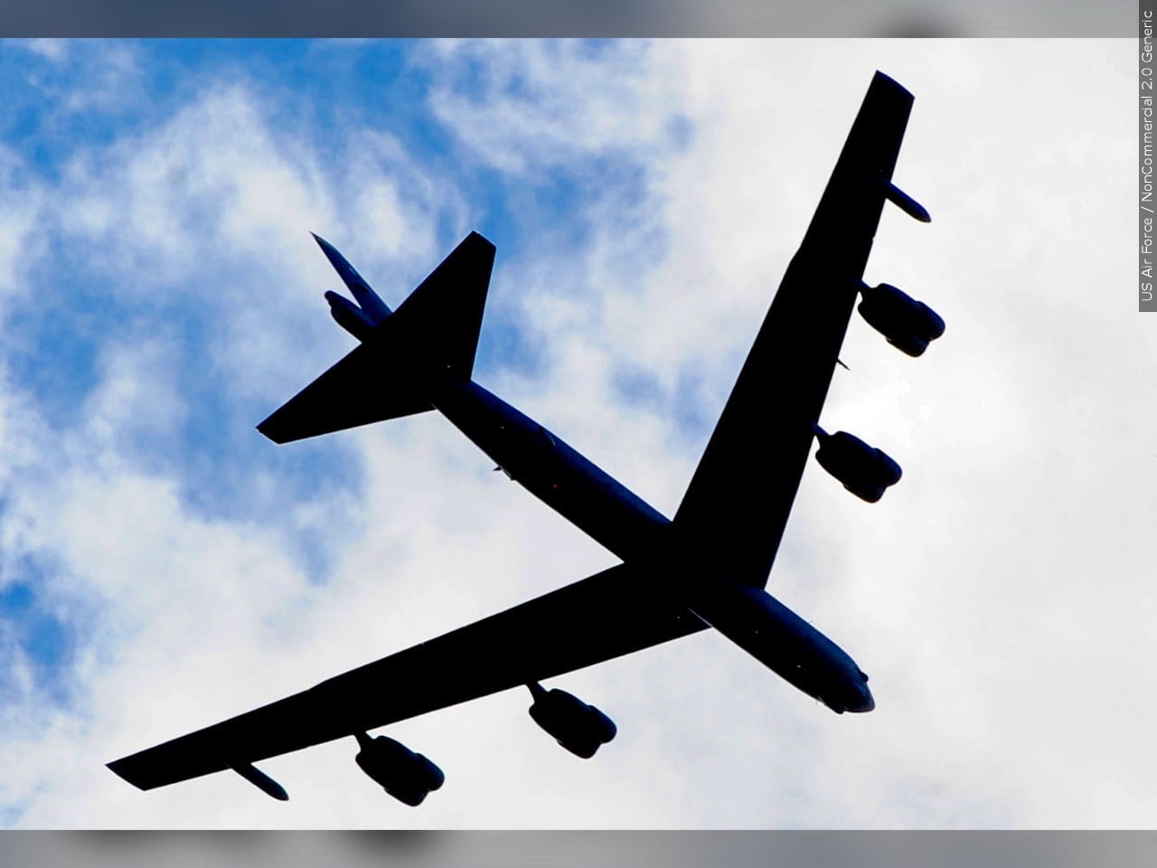 Plane makes safe emergency landing in Colorado without a pilot's help ...