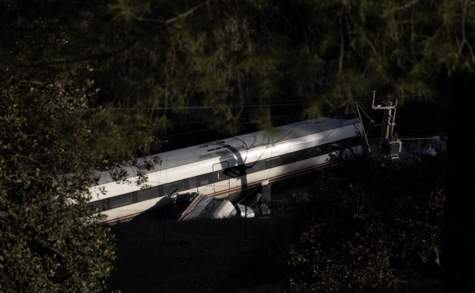 Spain train crash death toll rises as nation mourns its worst rail ...