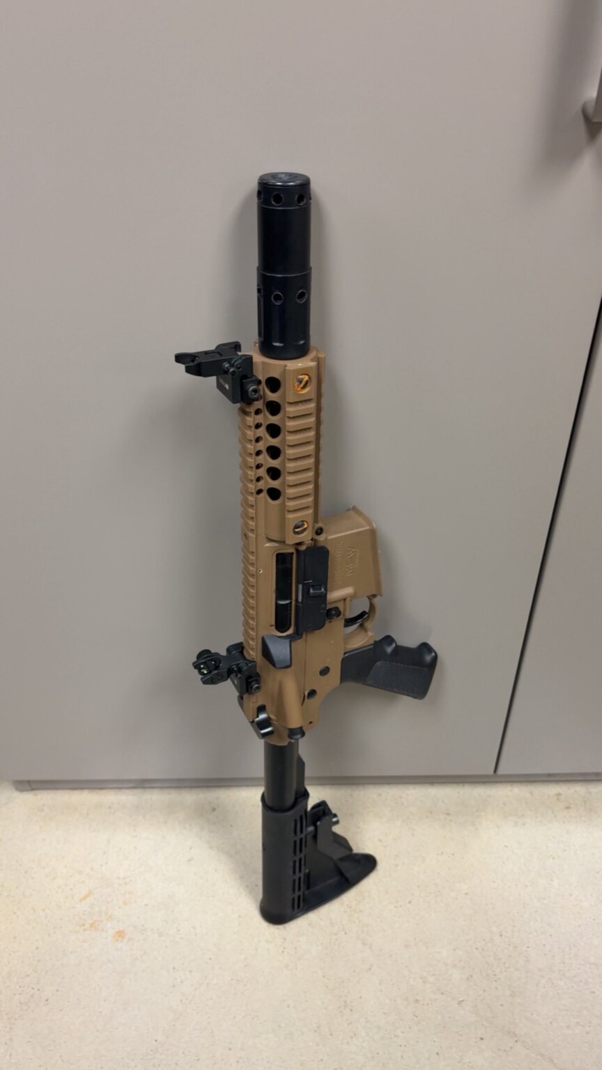 Man Charged After Carrying AR-style Weapon into Court House - WDEF