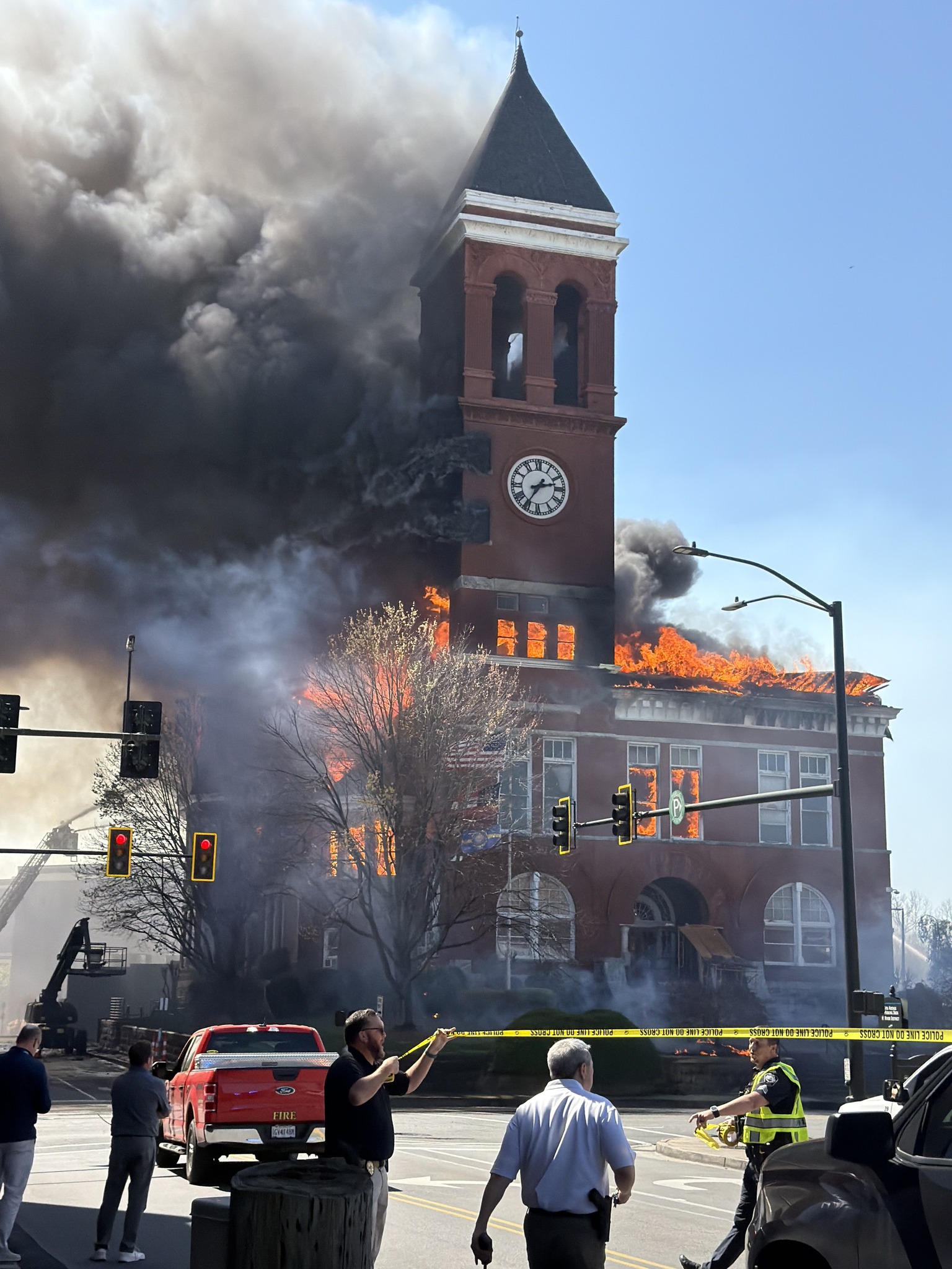 Floyd County Courthouse closed Tuesday after fire damages historic ...