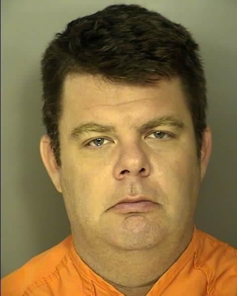 ROBERTS, SHAWN HENRY - SHOPLIFTING UNDER $2,000 - WFXB
