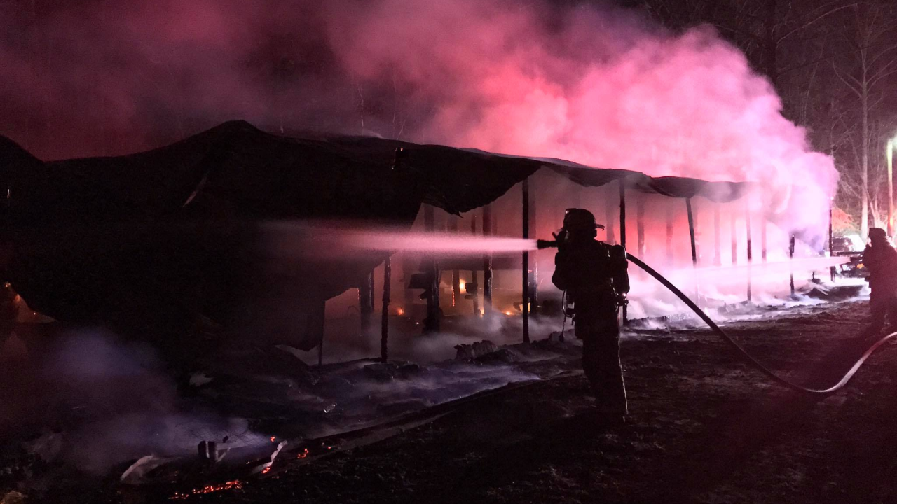 Millsboro barn fire leaves four horses dead - 47abc