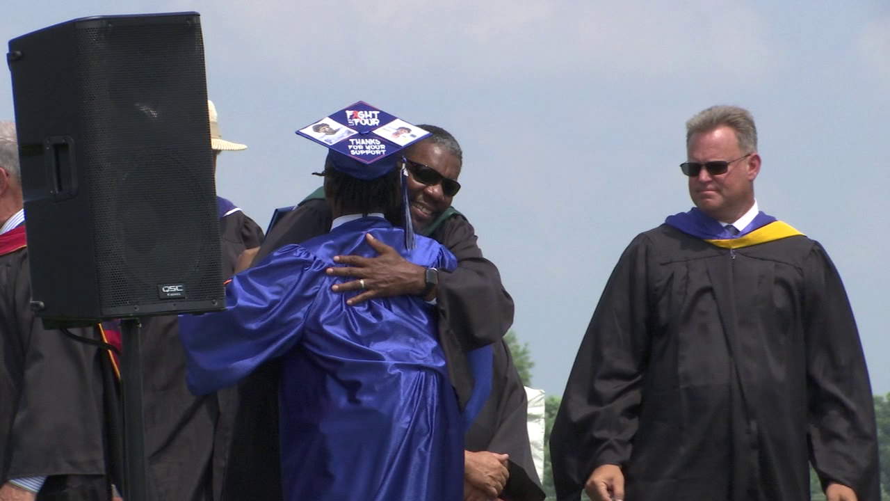 Teen battling cancer gets standing ovation at graduation ceremony - 47abc
