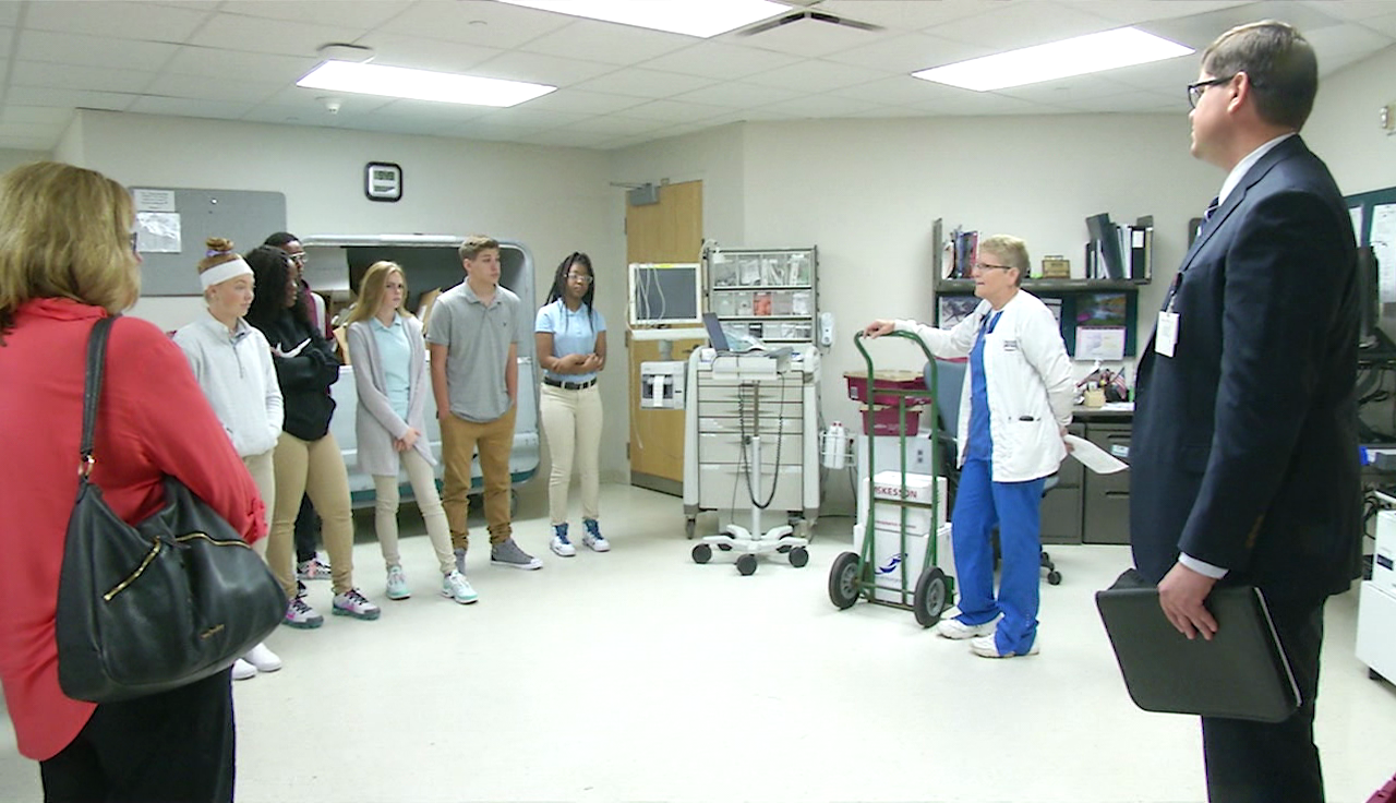 Somerset high school students get pharmacy experience at PRMC - 47abc