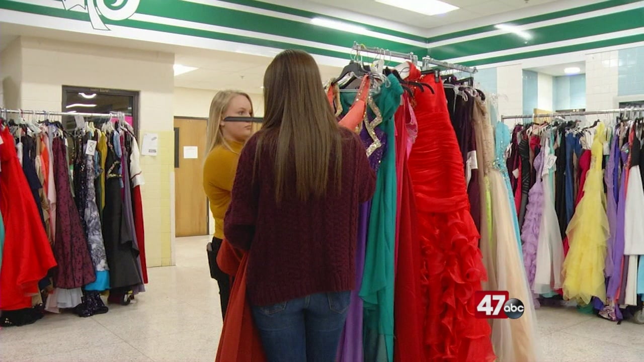 High school students pick up their prom dresses at PROMise event - 47abc