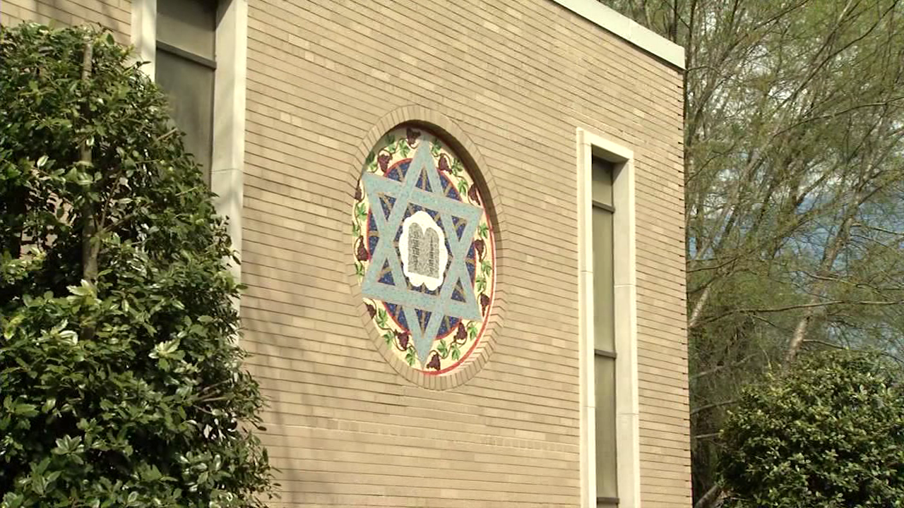 Jewish community celebrates virtually as Passover begins - 47abc