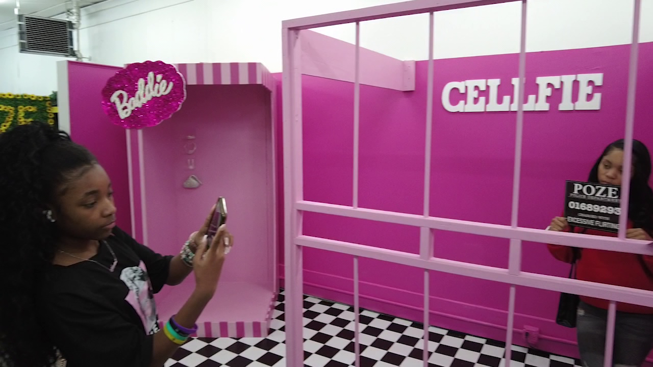 New selfie studio makes bold statement in downtown Cambridge - 47abc