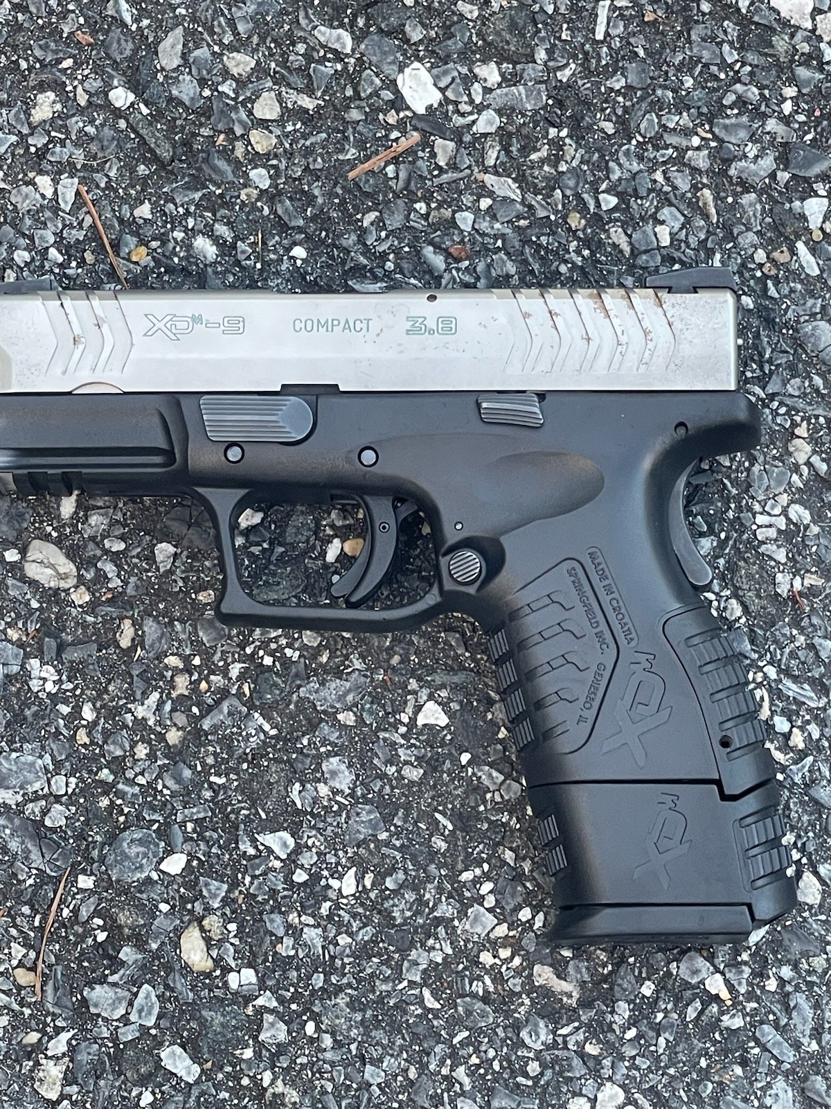 Loaded pistol found in Ellendale, police investigating - 47abc Loaded pistol found in Ellendale, police investigating - 47abc