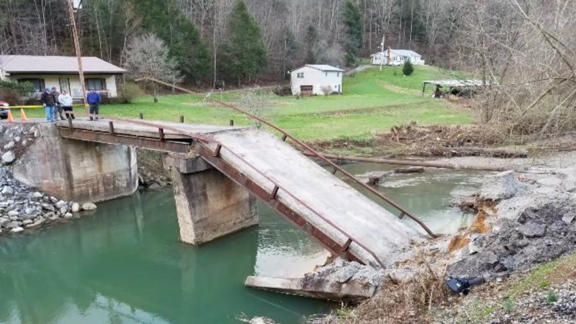 Bridge Partially Collapses