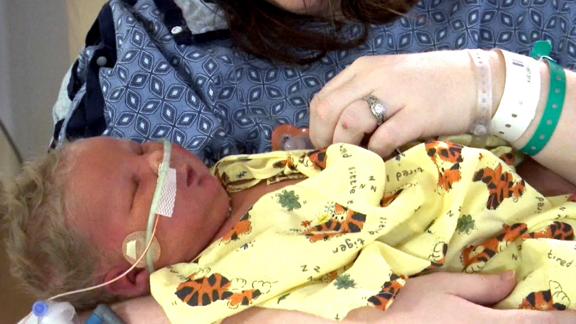 Oh Baby! 15 pound arrival sets hospital record - WNKY News 40 Television