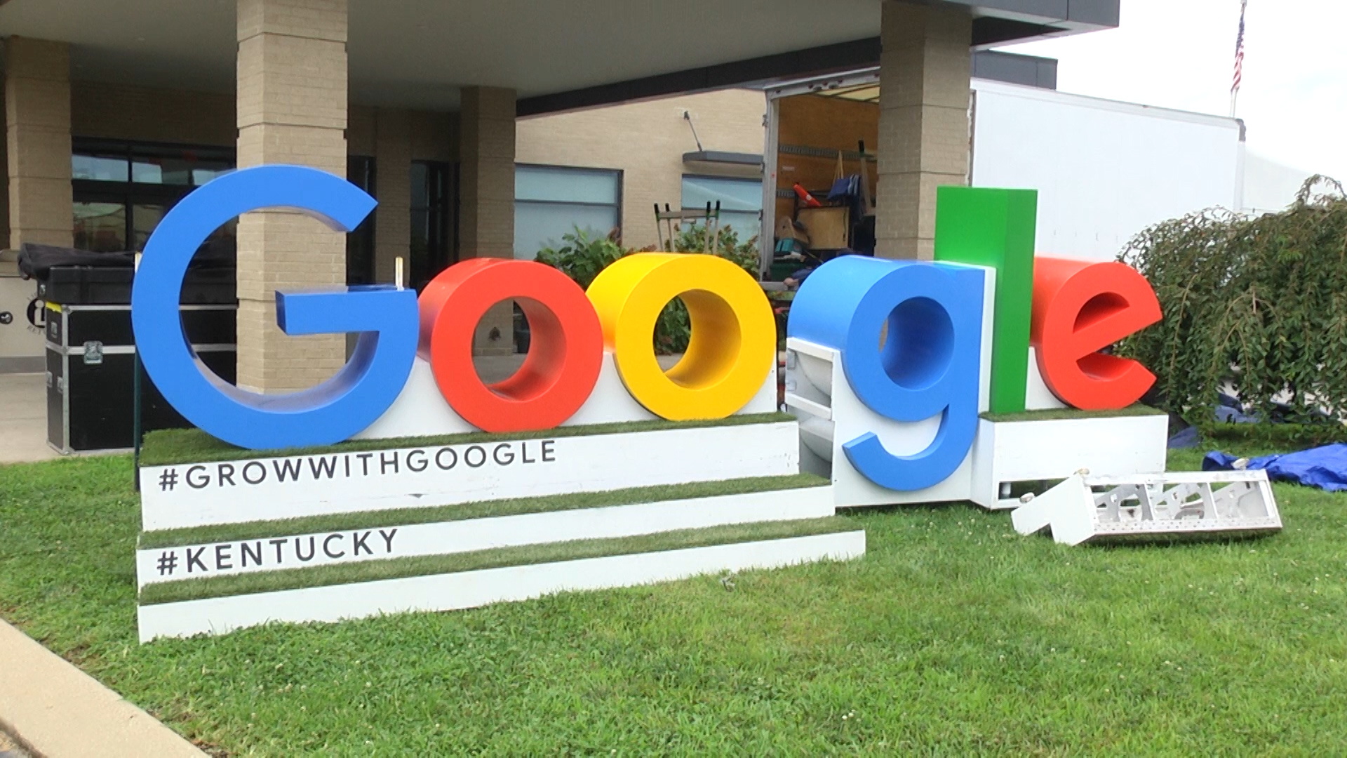 Fifth fired Google worker files federal labor complaint - WNKY News 40 ... Fifth fired Google worker files federal labor complaint - WNKY News 40 ...
