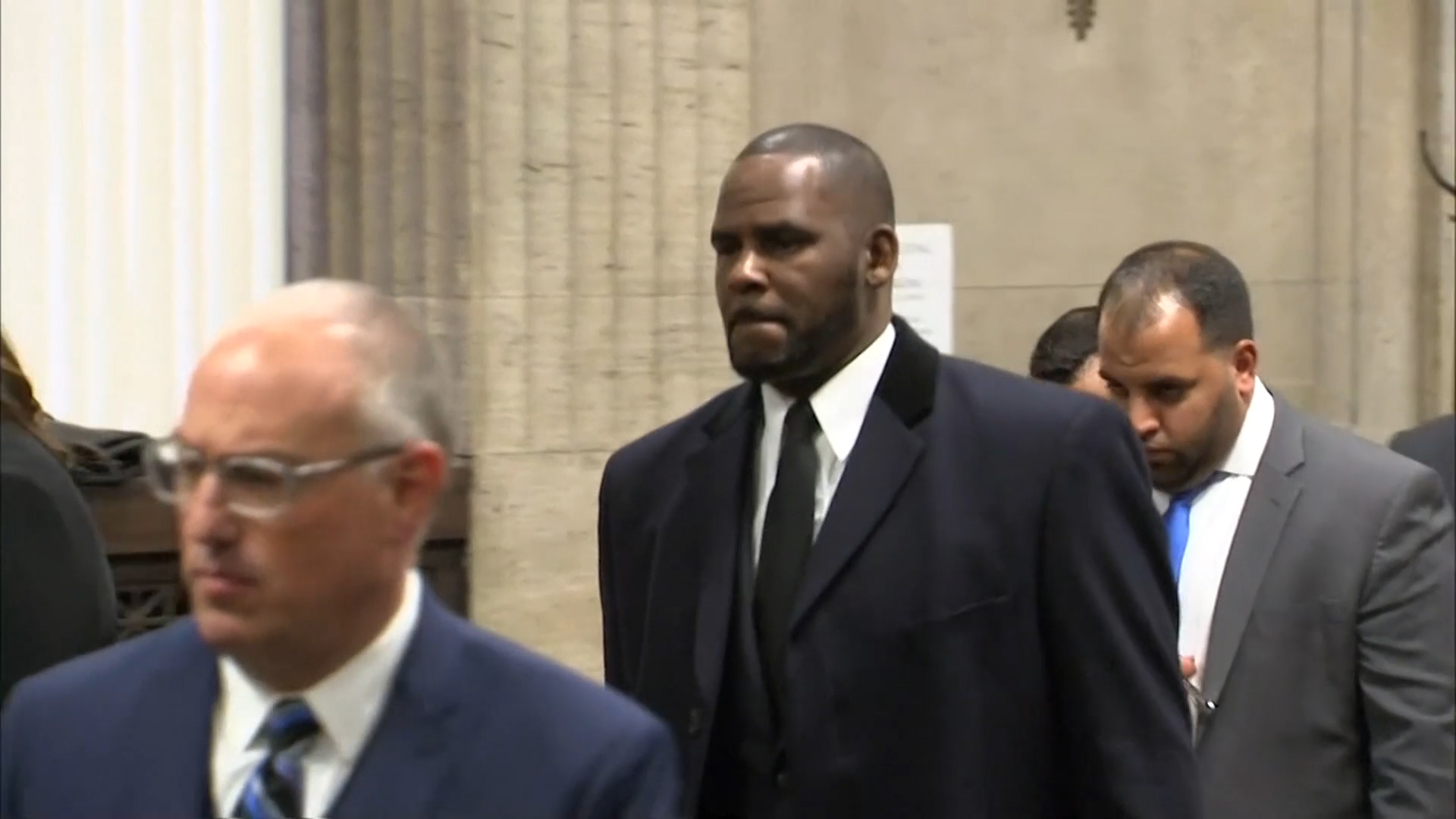 R. Kelly sentenced to 30 years in sex trafficking case - WNKY News 40 ...