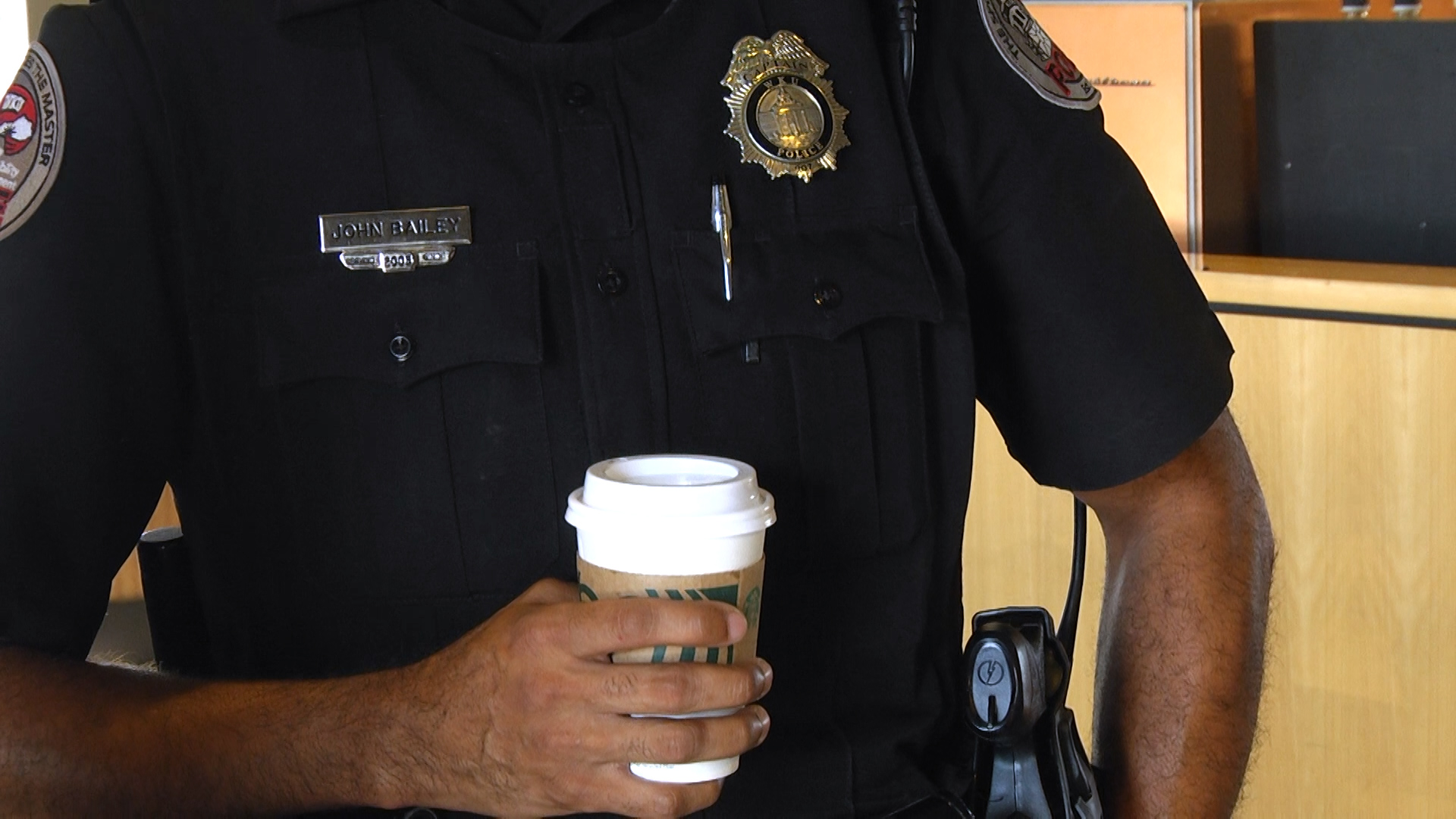 Campus police reach out through Coffee with a Cop - WNKY News 40 Television