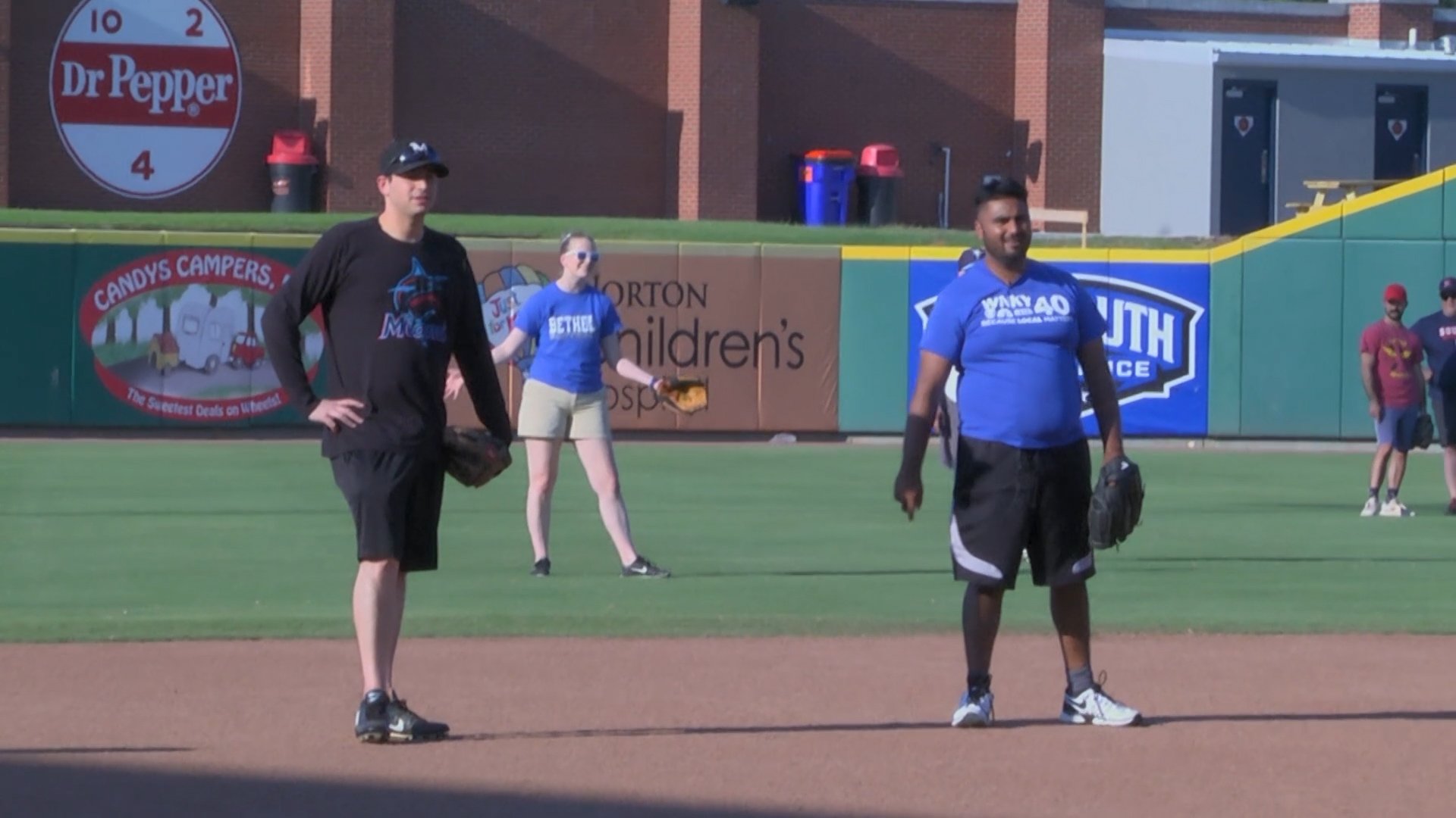 Feel Good Friday - Anchors in the Outfield - WNKY News 40 Television