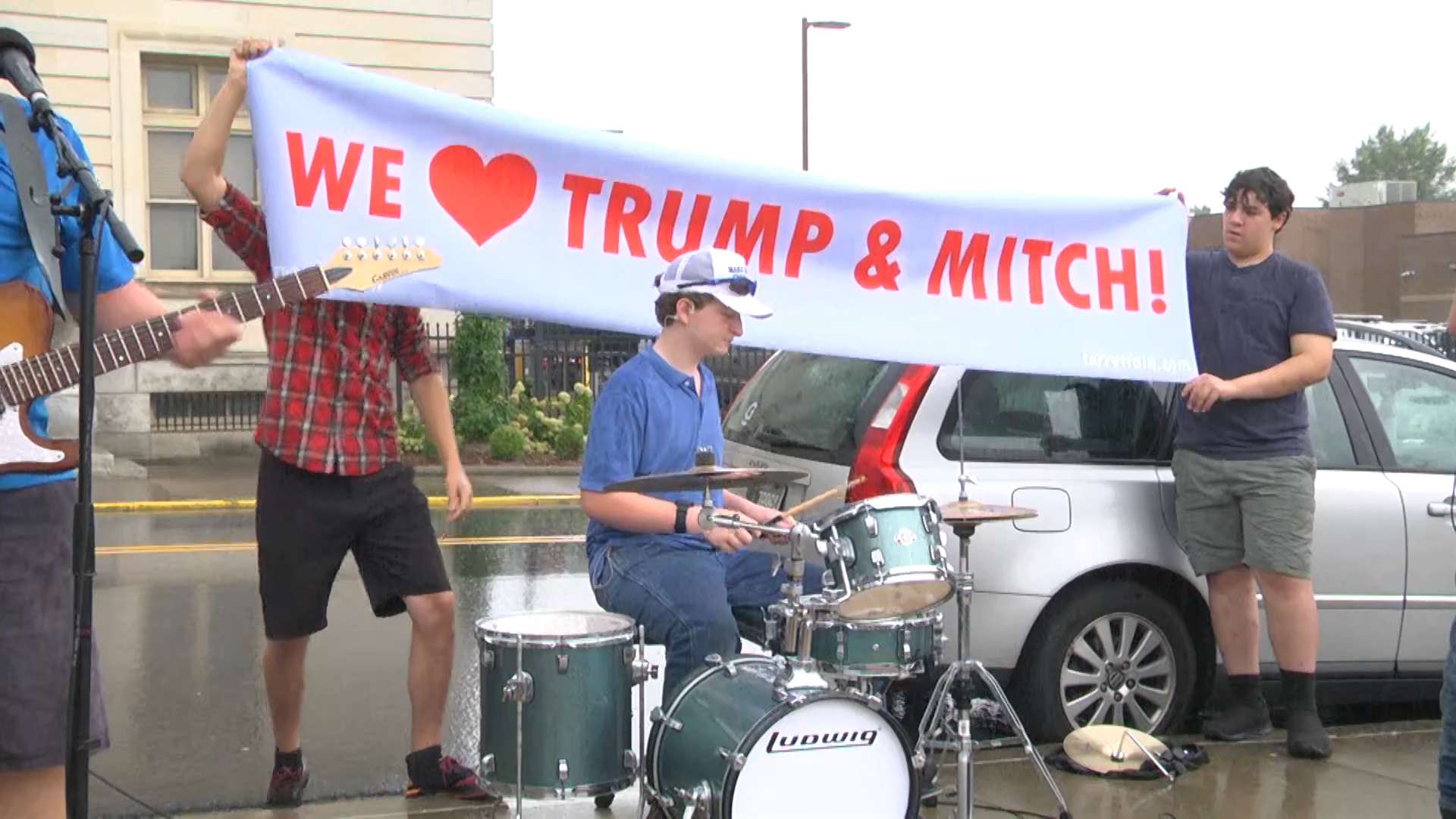 Terry Train band performs in support of Mitch McConnell - WNKY News 40 ...