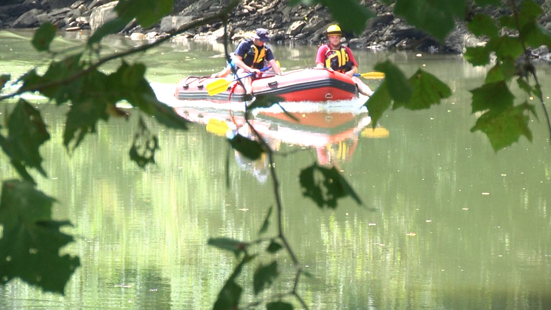 Technical rescue team called to capsized kayak - WNKY News 40 Television