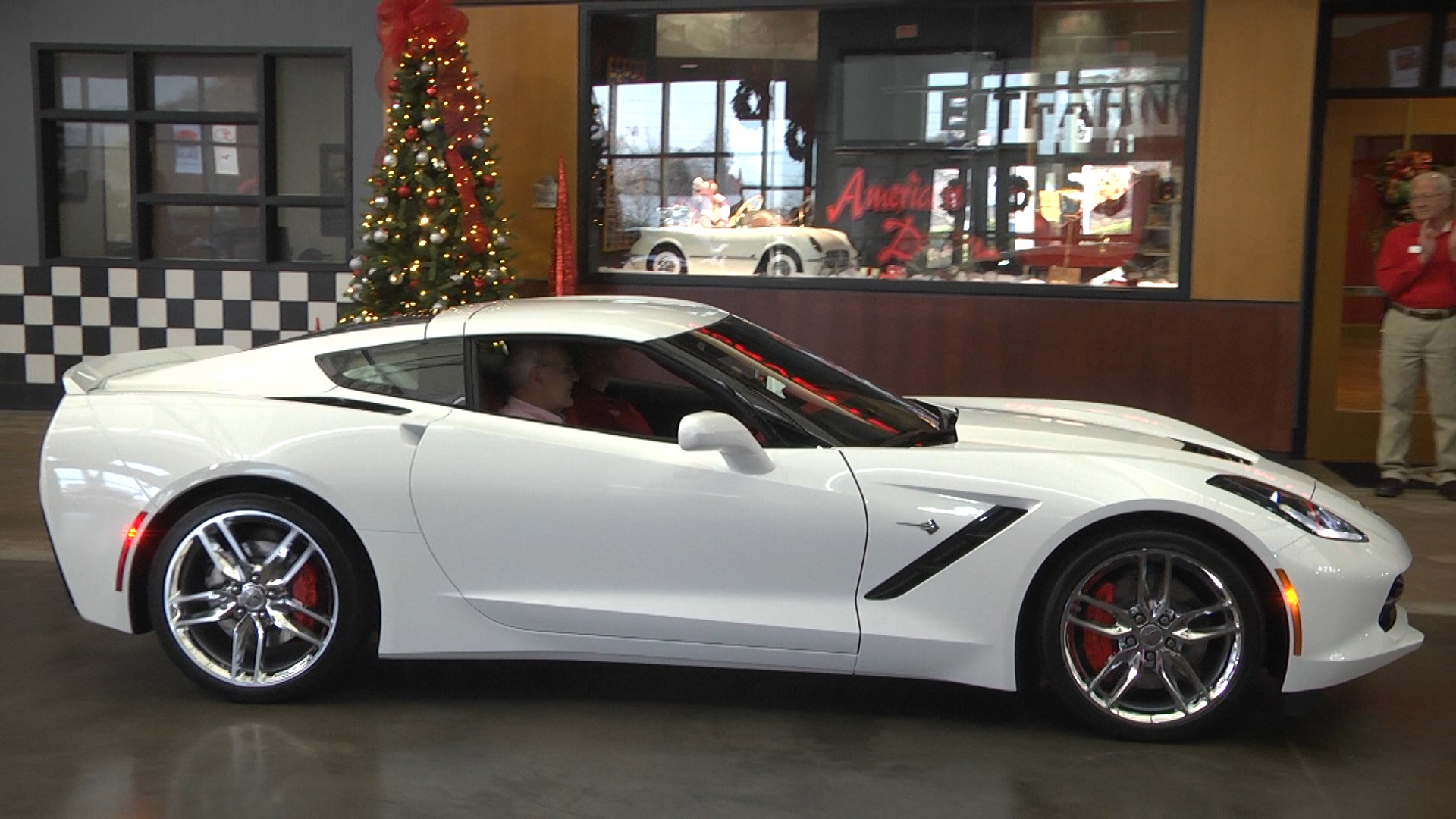 Last-made C7 Corvette Stingray donated to National Corvette Museum ...