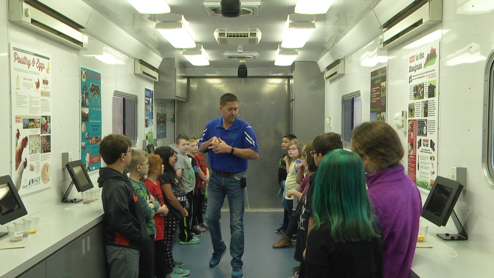 Mobile Science Activity Center rolls into Glasgow - WNKY News 40 Television