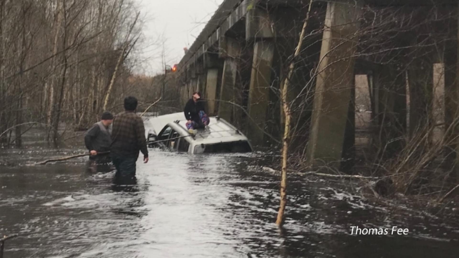Good Samaritans save sinking family - WNKY News 40 Television