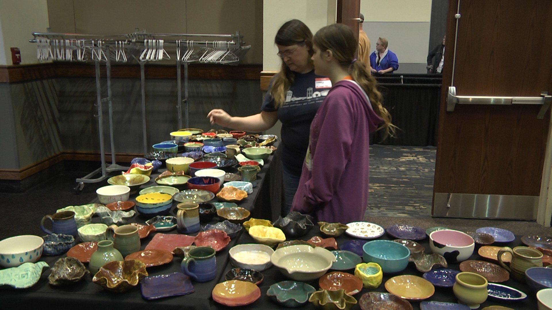 Empty Bowls event helps feed the hungry - WNKY News 40 Television