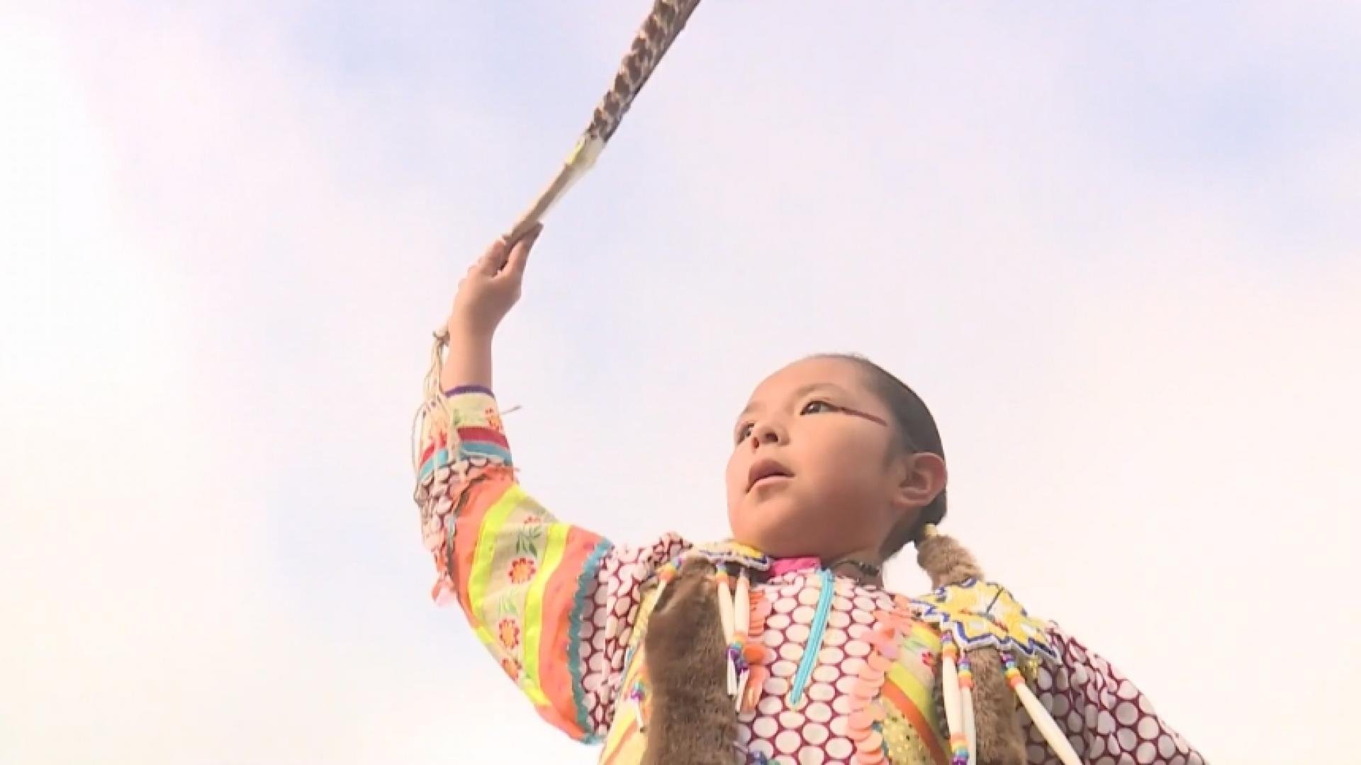 Native healing dance offers comfort during crisis - WNKY News 40 Television