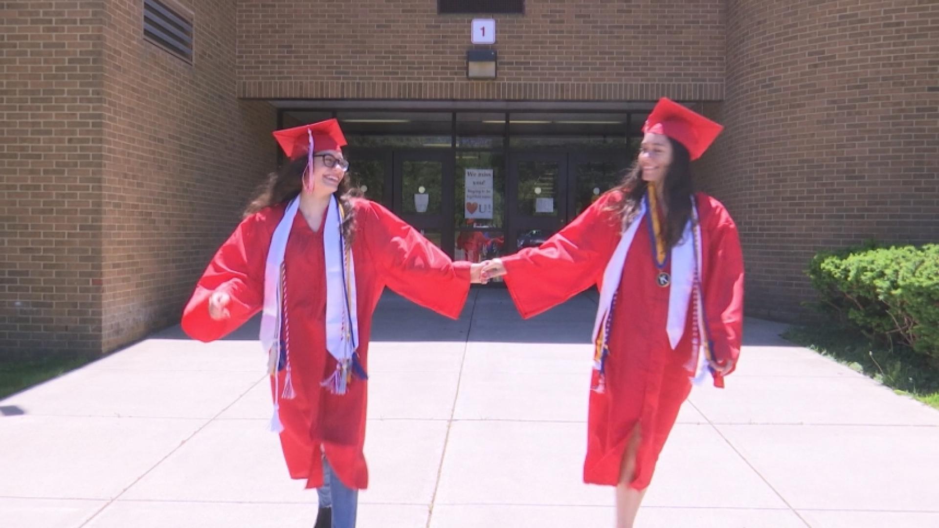 Seeing Double: Five Sets Of Twins Graduate Together - WNKY News 40 ...
