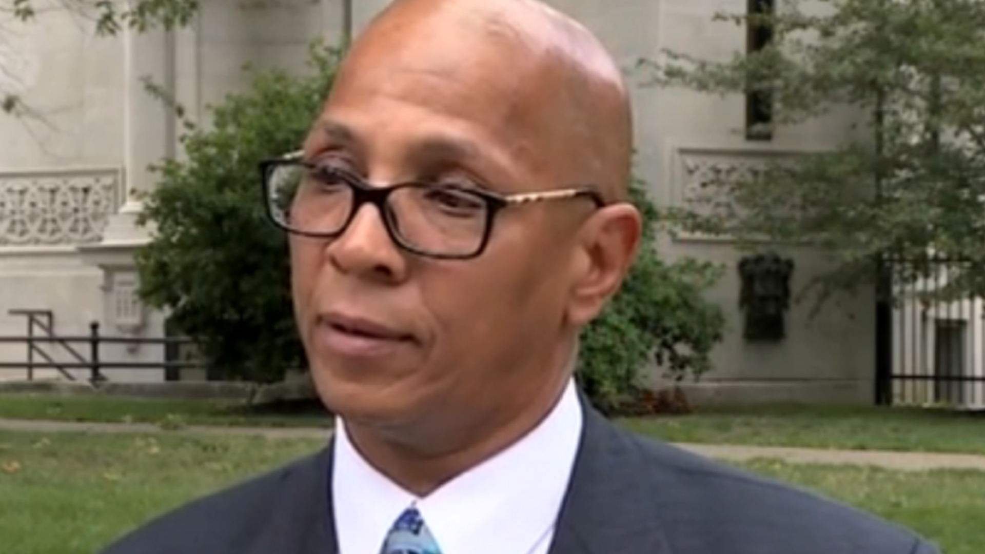 Louisville community activist pardoned by President Trump - WNKY News ...