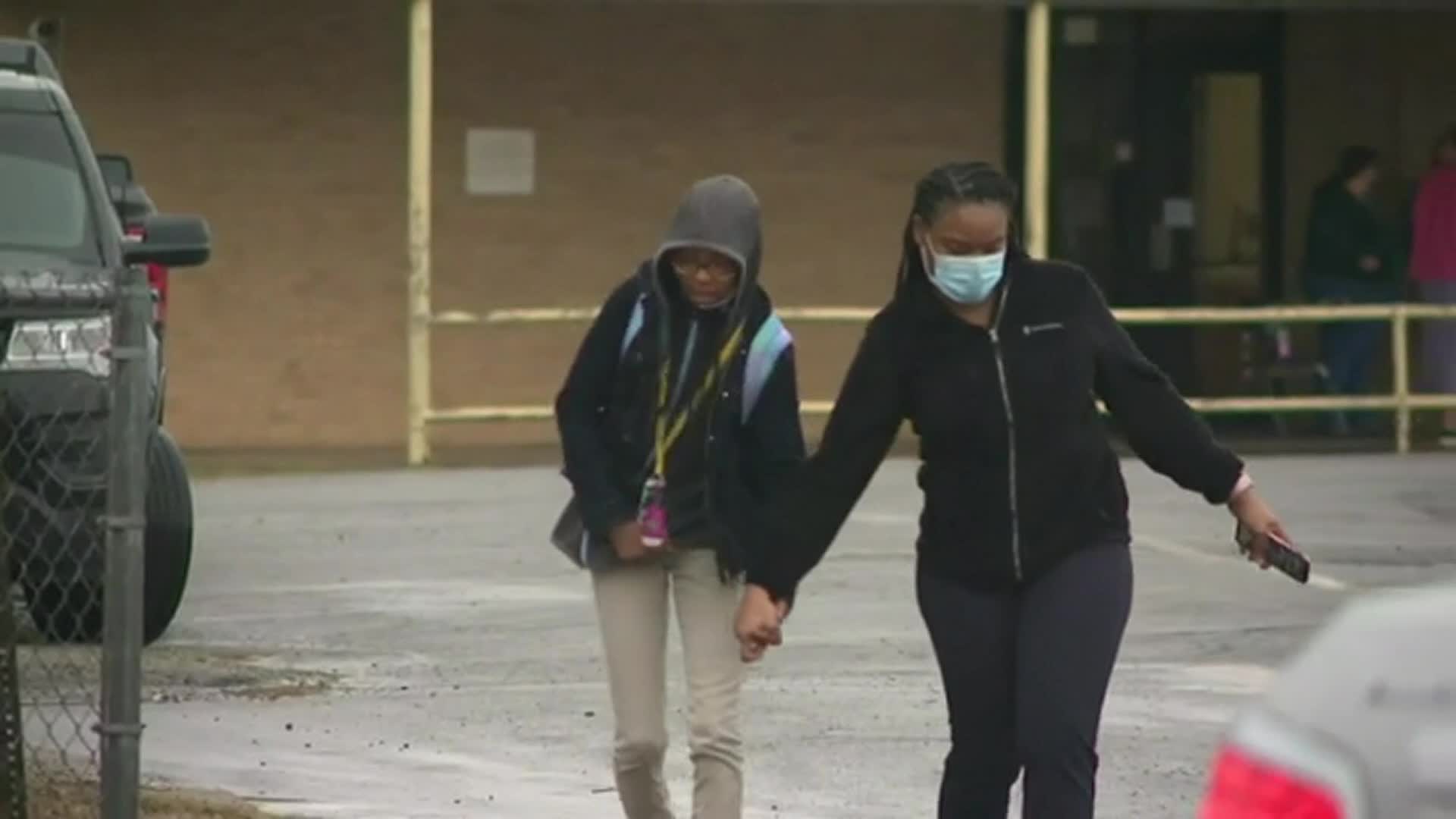 One student hurt in school shooting in Pine Bluff, Arkansas - WNKY News ...