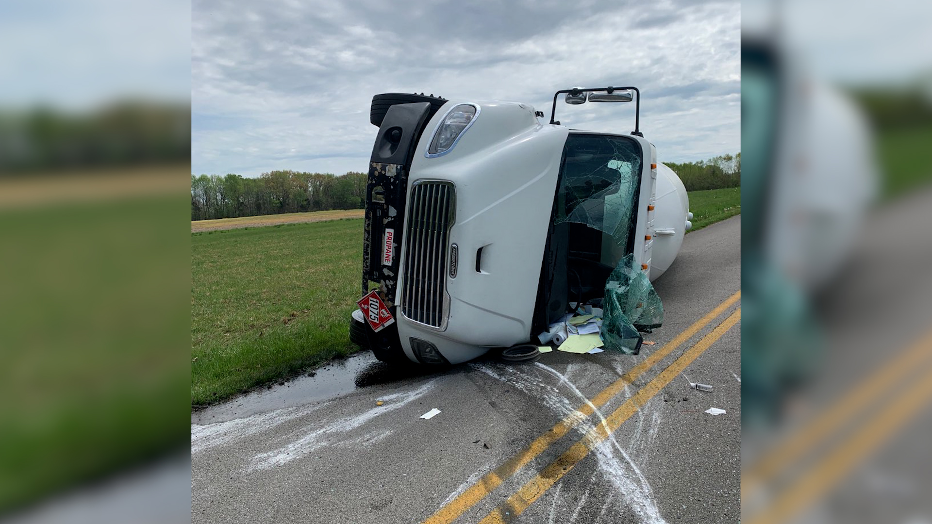Propane tanker crashed spilling propane - WNKY News 40 Television