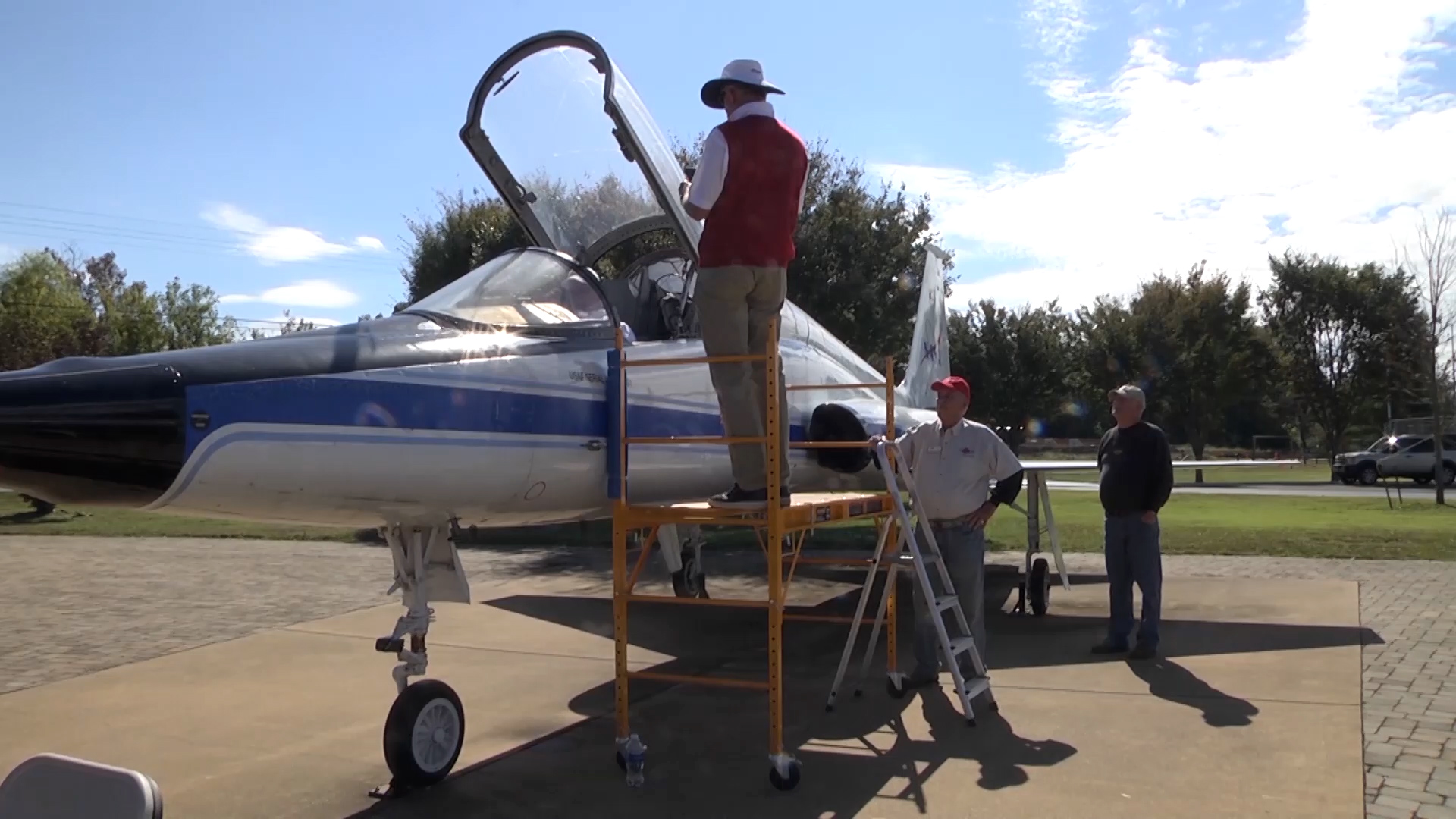 Sunrise Spotlight - Open Cockpit Day - WNKY News 40 Television
