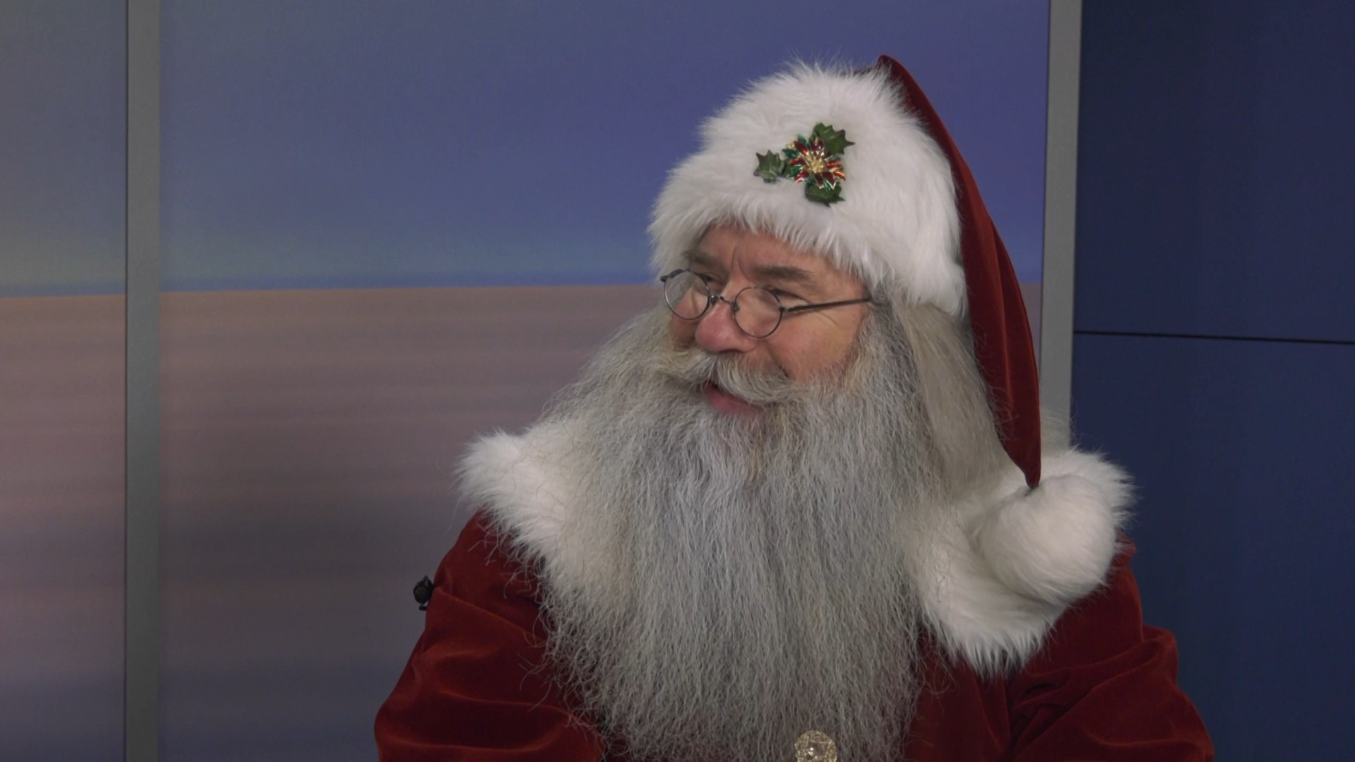 Feel Good Friday - Santa Claus in studio! - WNKY News 40 Television