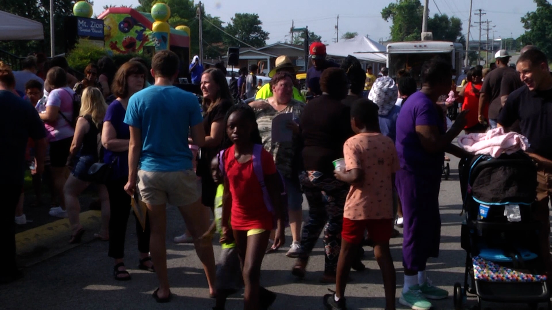 Sunrise Spotlight - Community Block Party - WNKY News 40 Television