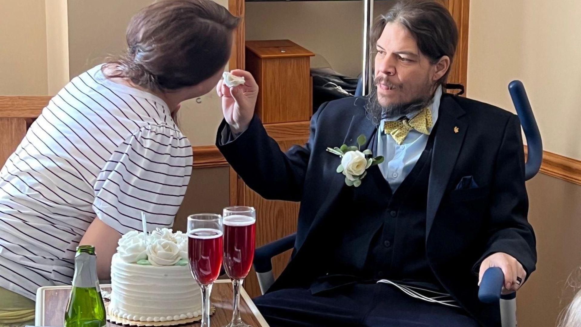 Couple marries at T.J. Samson Community Hospital - WNKY News 40 Television