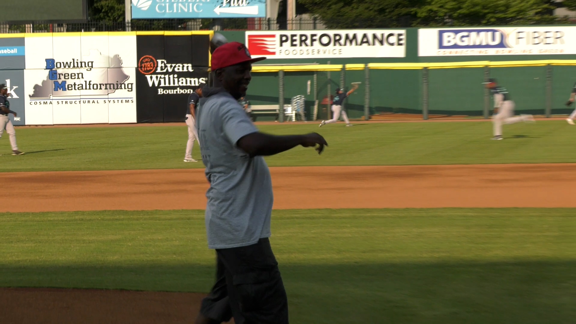 Umpire battling cancer throws out first pitch at Hot Rods - WNKY News ...