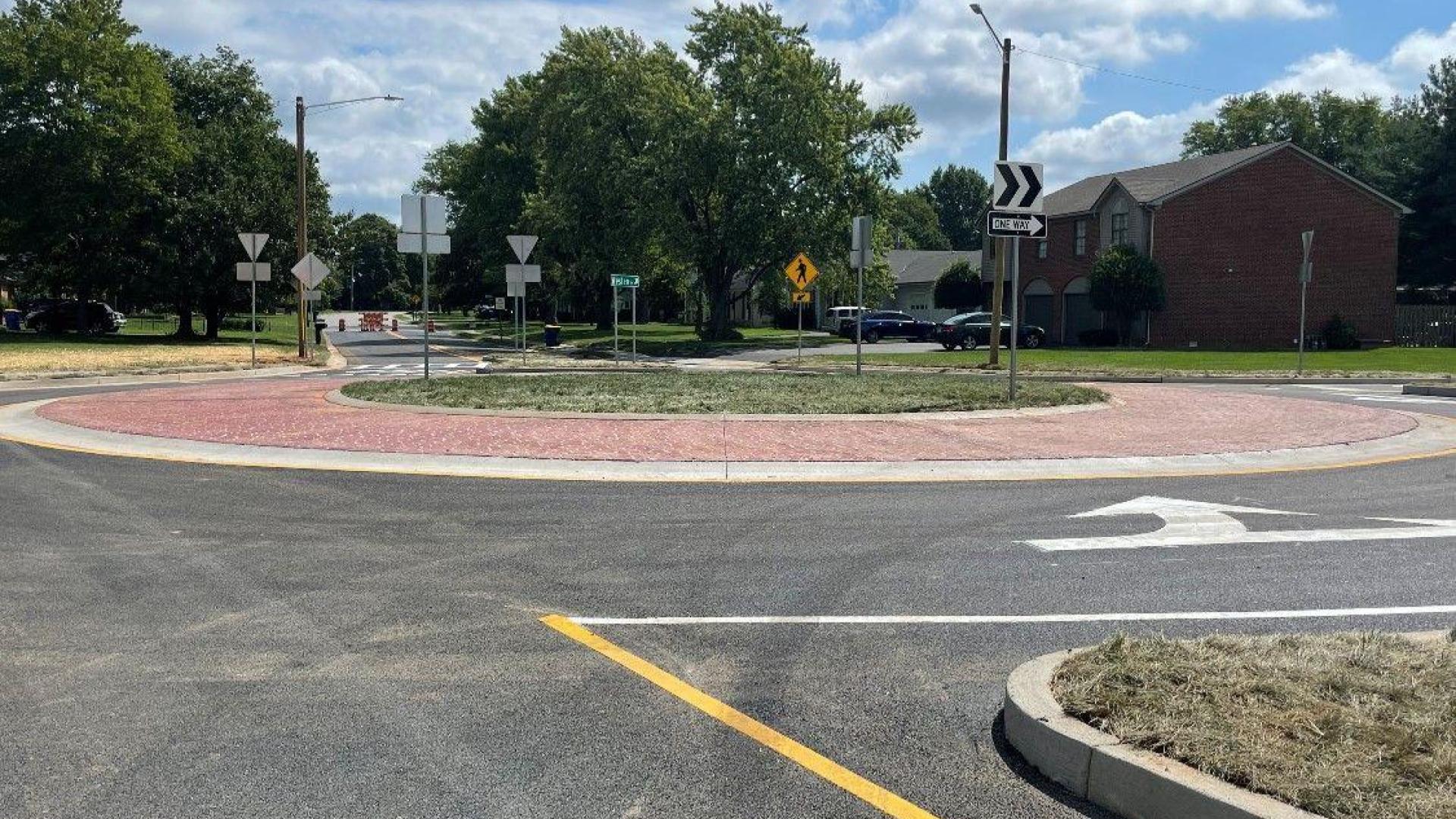 New roundabout opens near Westen Street - WNKY News 40 Television