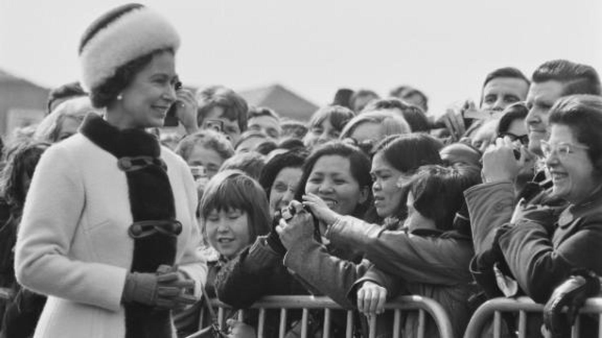 Queen's death is reminder of disappearing WWII generation - WNKY News ...