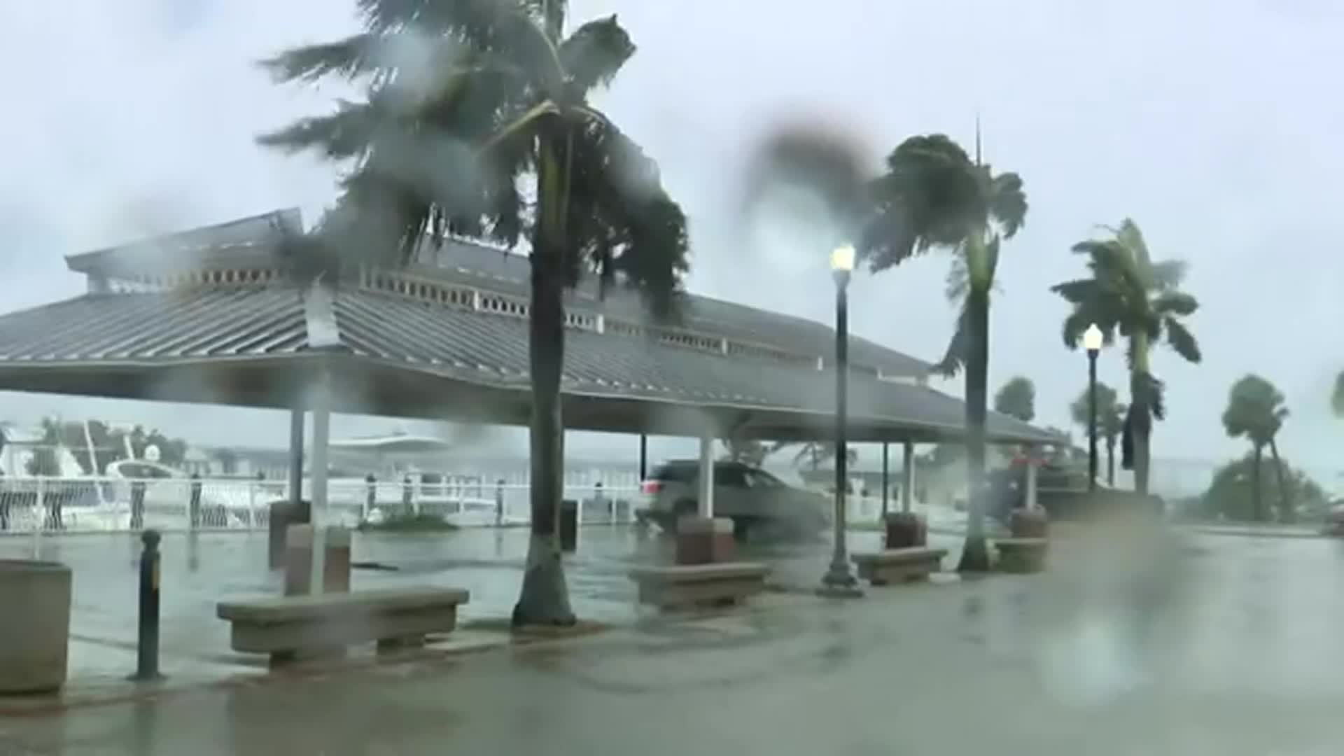 People trapped, 2.5M without power as Ian drenches Florida - WNKY News ...